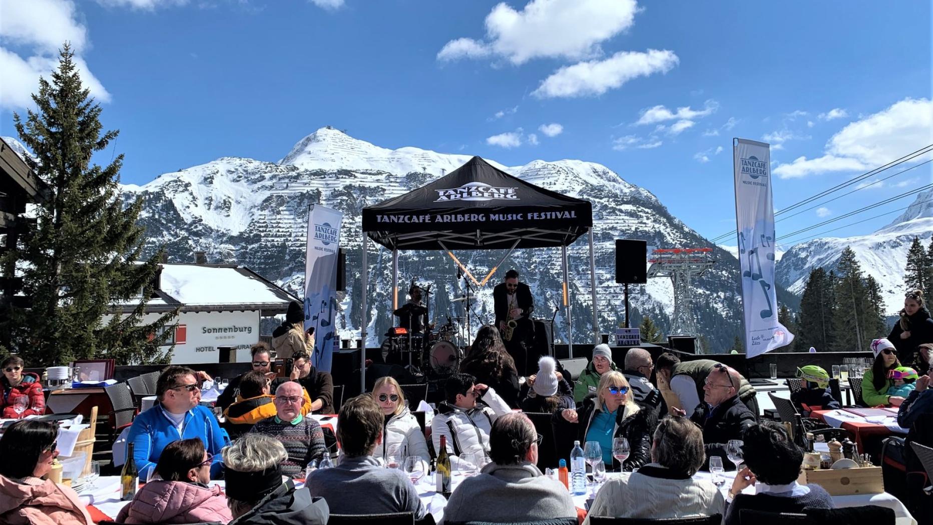 Gaudi beim Tanzcafé Arlberg – mit oder ohne Ski | Kurier