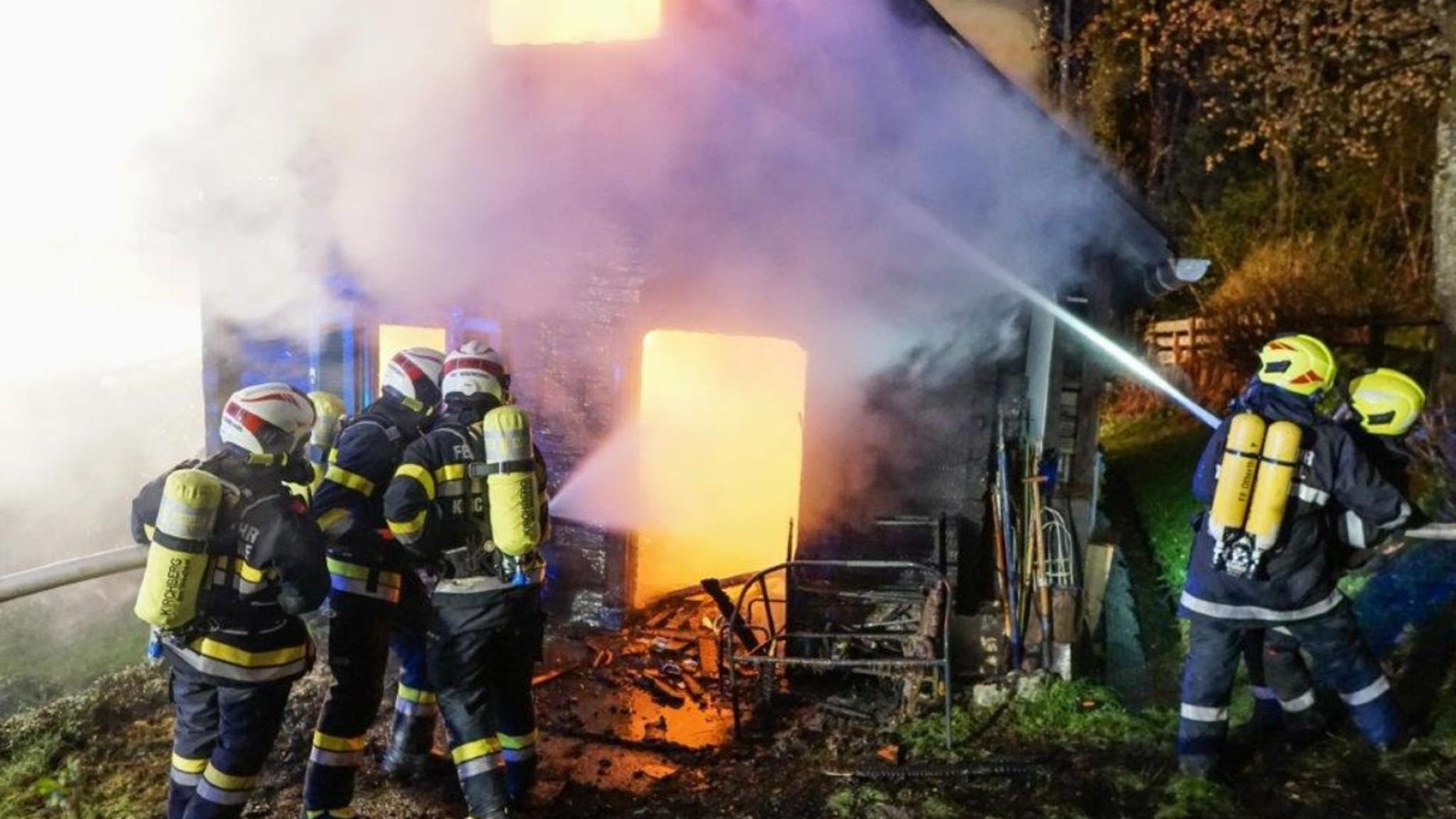 Wohnhaus Vollbrand: 84-Jährige rettete sich im letzten Moment | Kurier