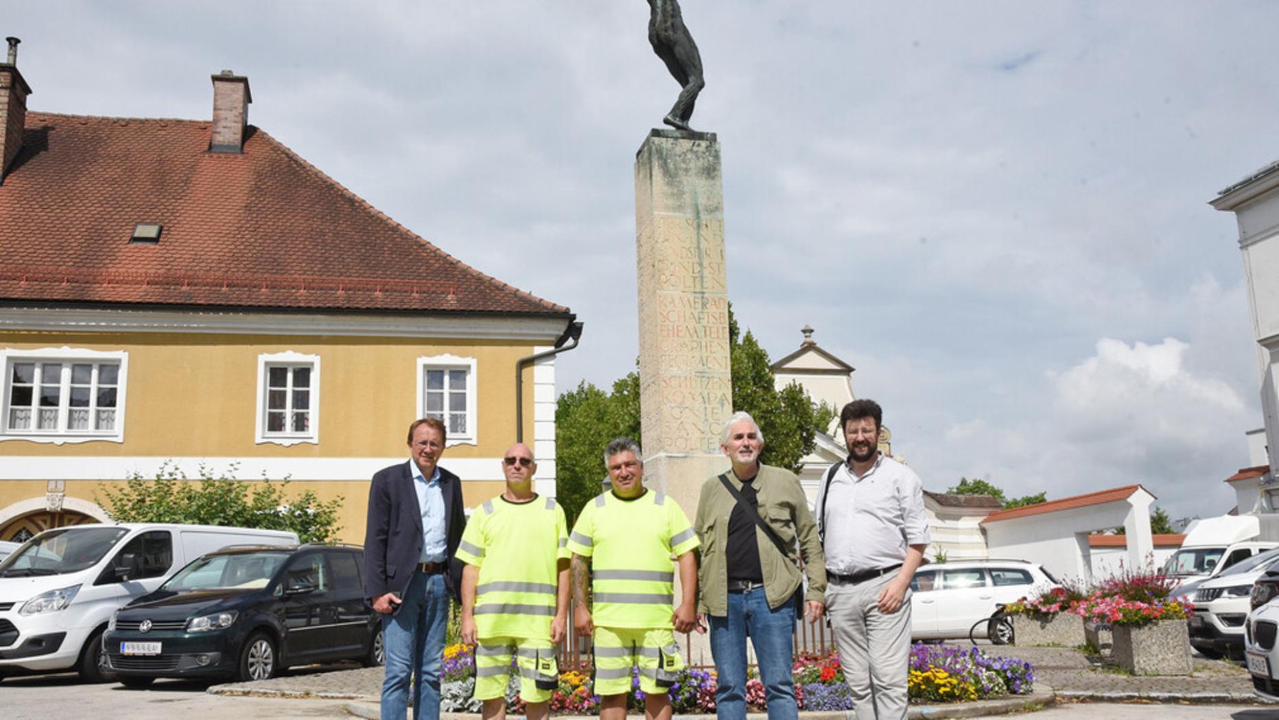 NS-Vergangenheit: Wird aus Skulptur "Der Fallende" Friedensdenkmal ...
