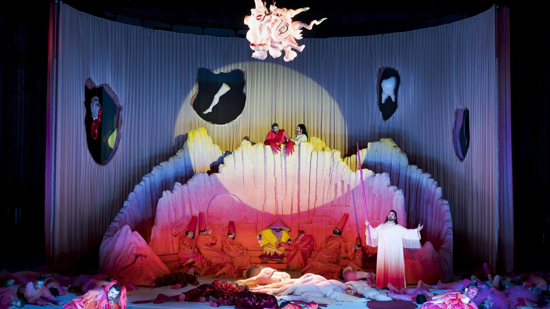 "Les Martyrs" im Museumsquartier: Ein sinnbefreites, grelles Nichts ...