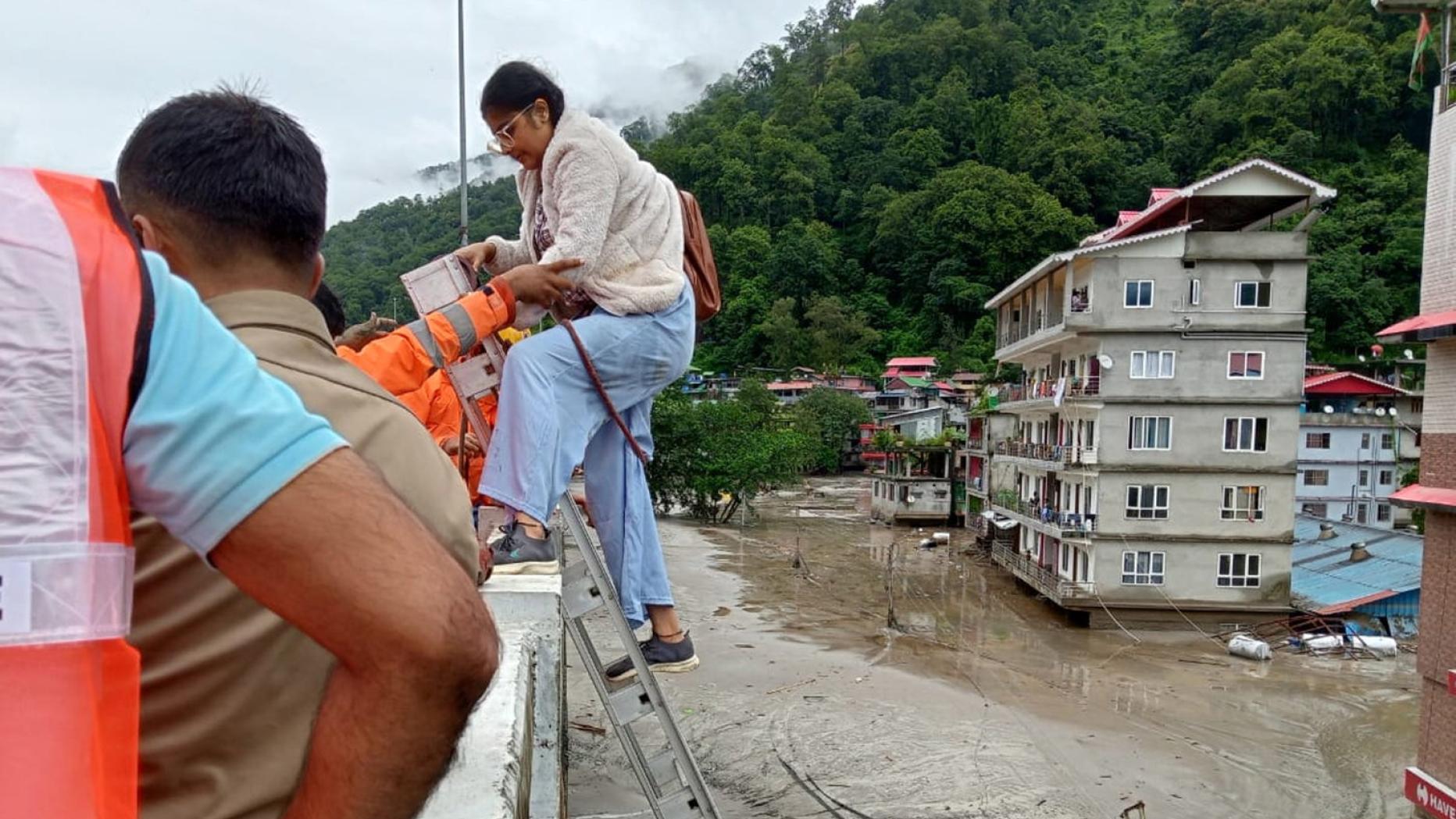 Katastrophe in Indien: Mindestens 85 Tote nach Sturzflut | Kurier