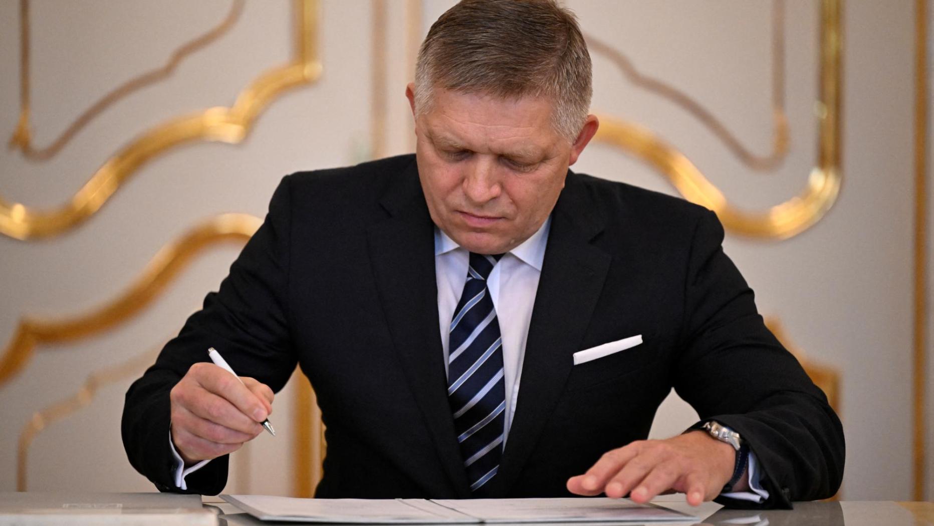 Robert Fico zum neuen slowakischen Ministerpräsidenten ernannt | Kurier