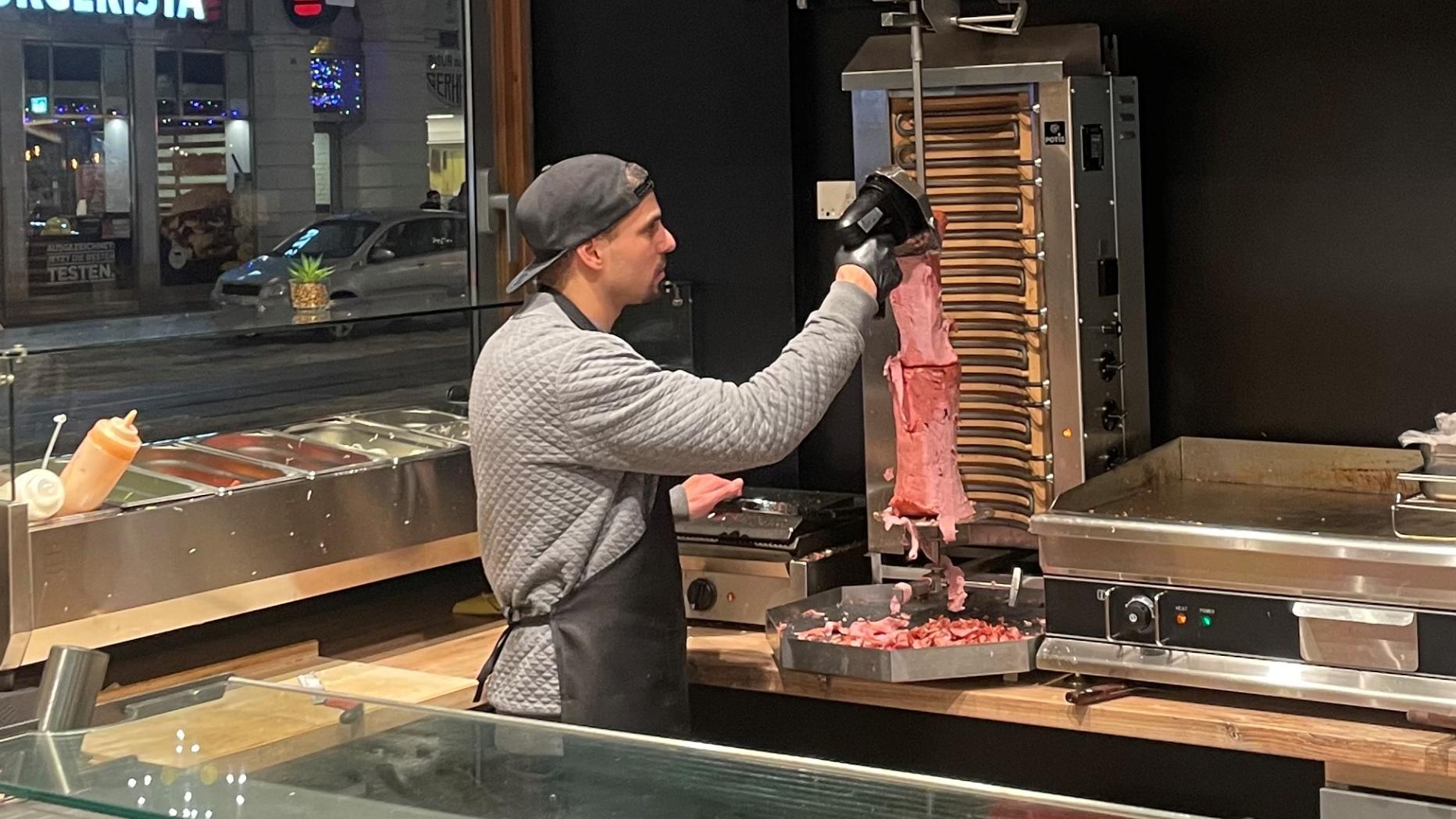 Neues Gastro-Konzept: Linz hat nun Leberkäse-Kebab | Kurier