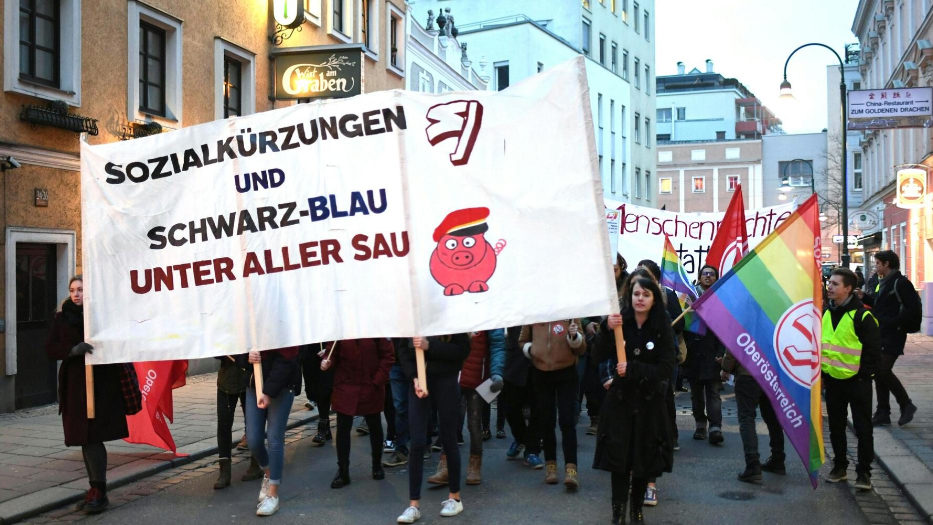 Vielfalt vs. Burschenschaft: Zwei Bälle und eine Demo am Samstag in ...