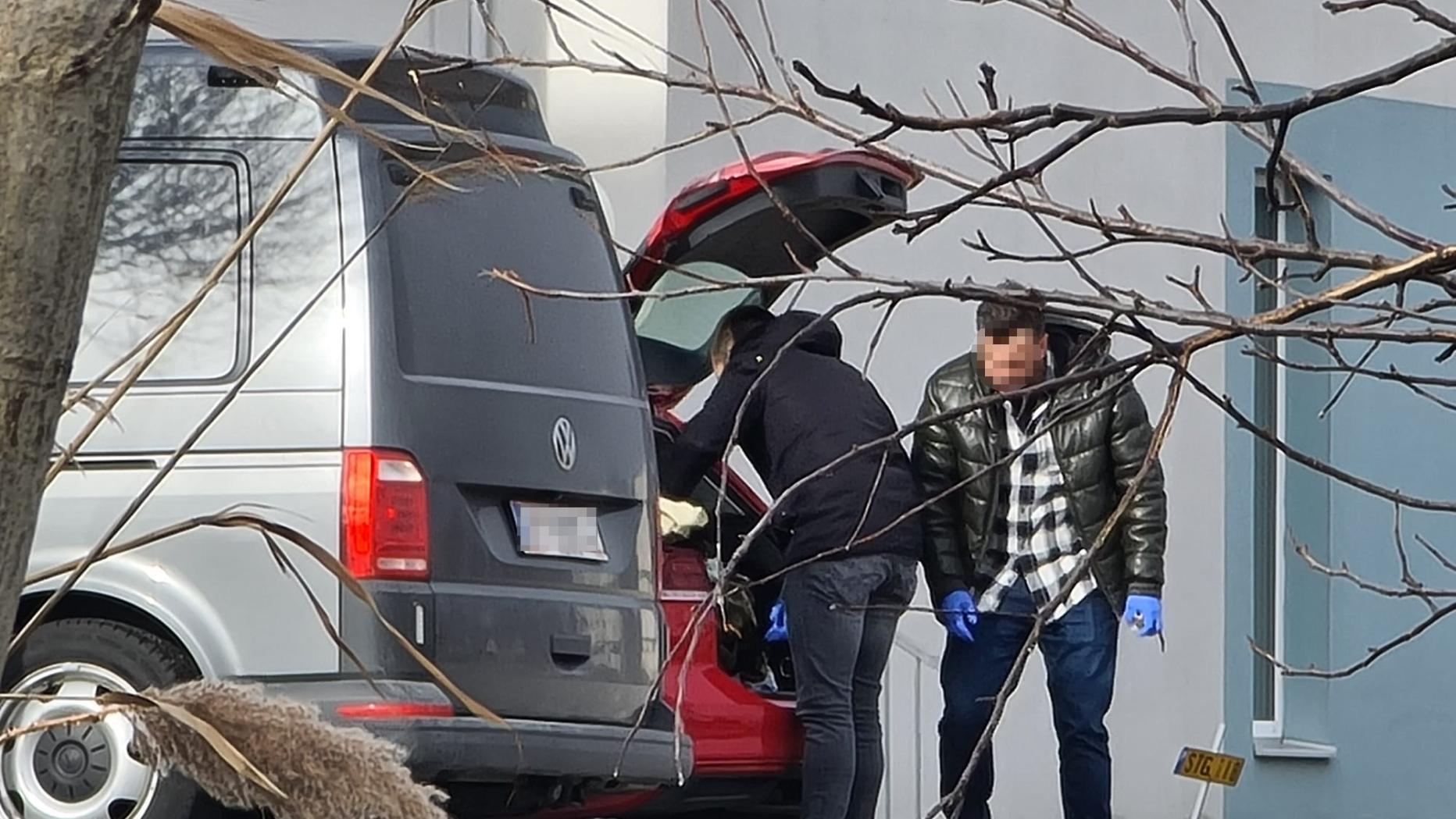 3 Altwarenhändler in NÖ erschossen: Wohnungsbesitzer legte Feuer | Kurier