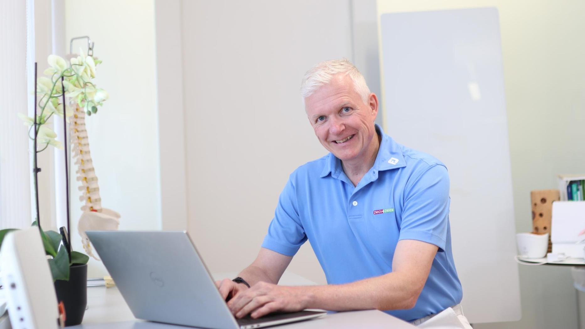 Dr. Ernst Bernhard Zwick: Experte für Kinder- und Jugendorthopädie | Kurier