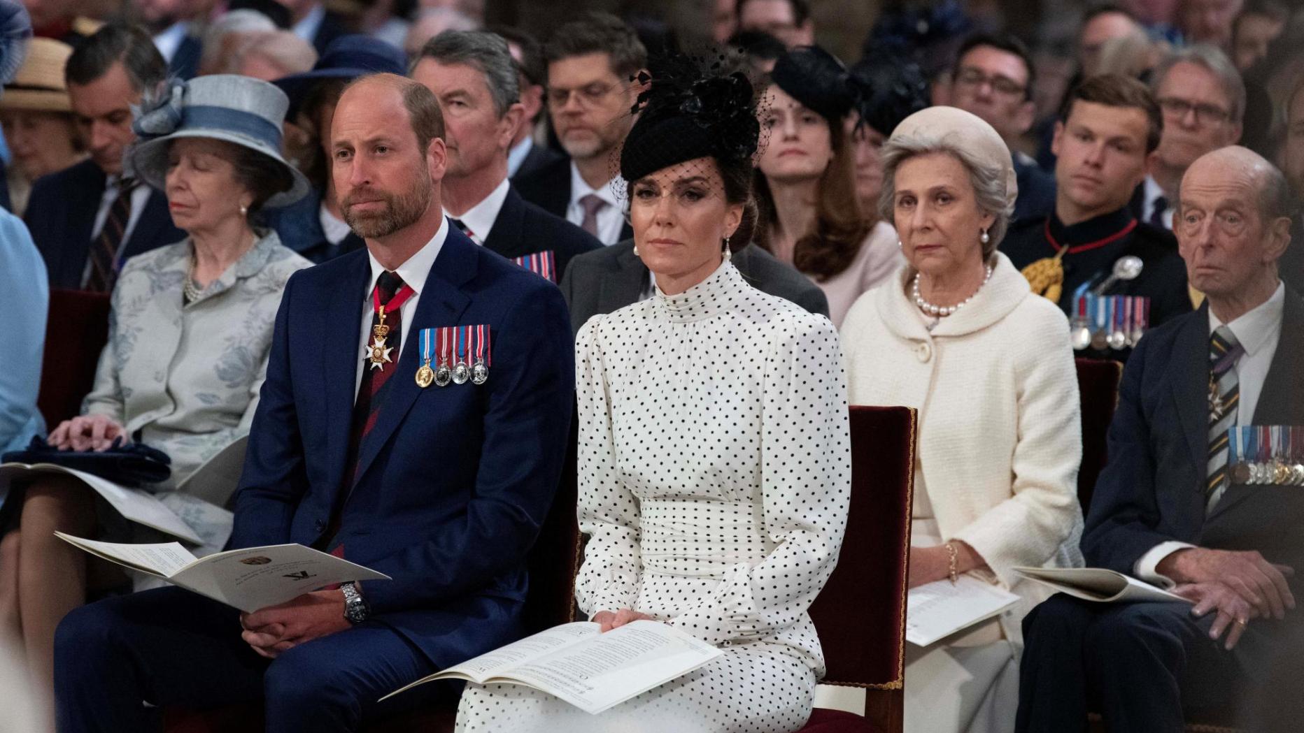 Prinzessin Kate fiel Lächeln schwer: Ernste Miene bei royalem ...