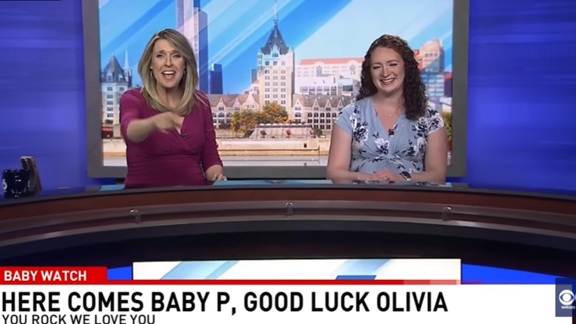 Fruchtblase geplatzt: Moderatorin bleibt mit Wehen auf Sendung | Kurier