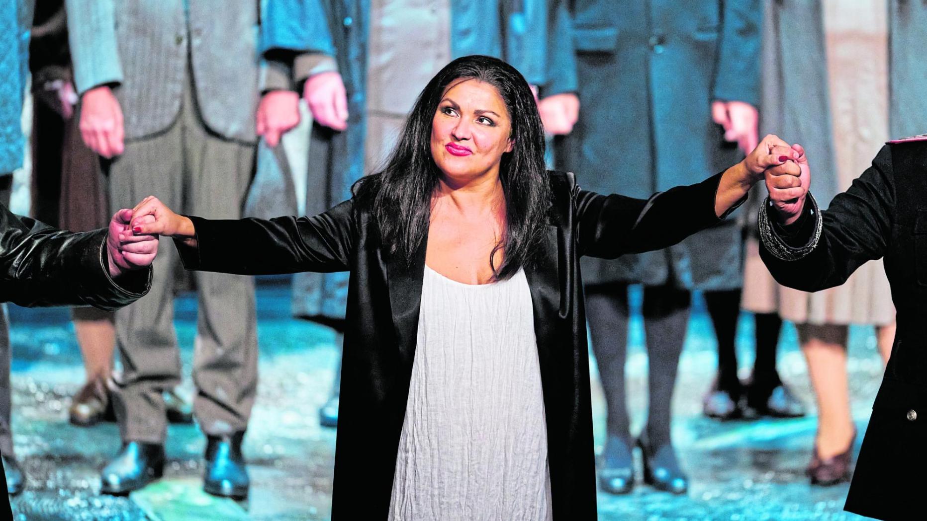 Anna Netrebko sagt "Aida" in der Arena di Verona ab - "persönliche ...
