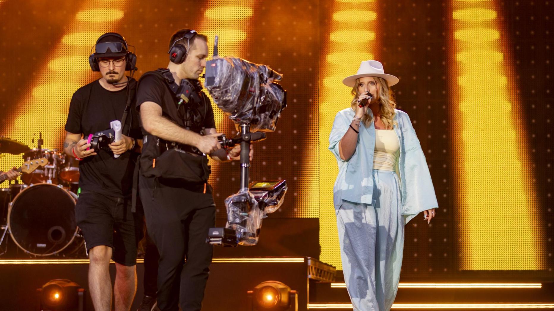 Was Ex-"Starmania" Teilnehmerin Julia Steen von Castingshows hält | Kurier