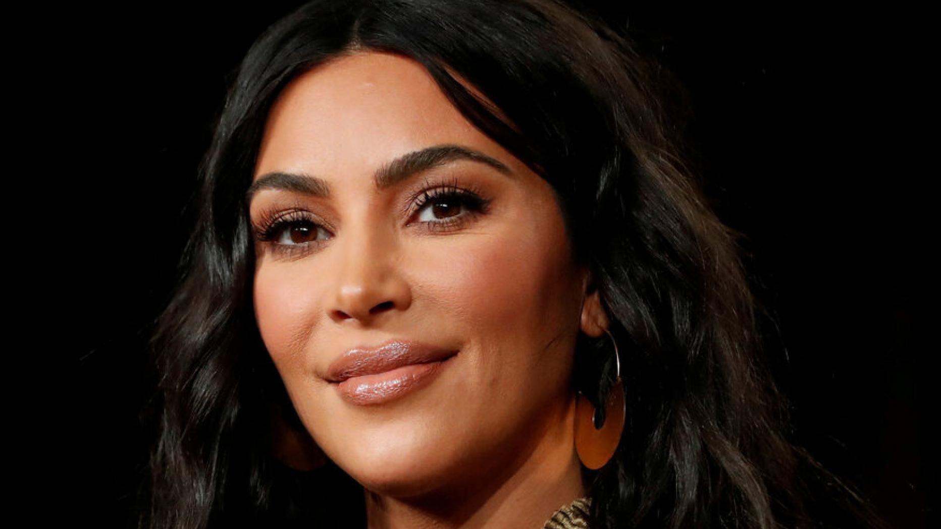 Hoch das Kinn: Kim Kardashians Maske gegen die Schwerkraft | Kurier