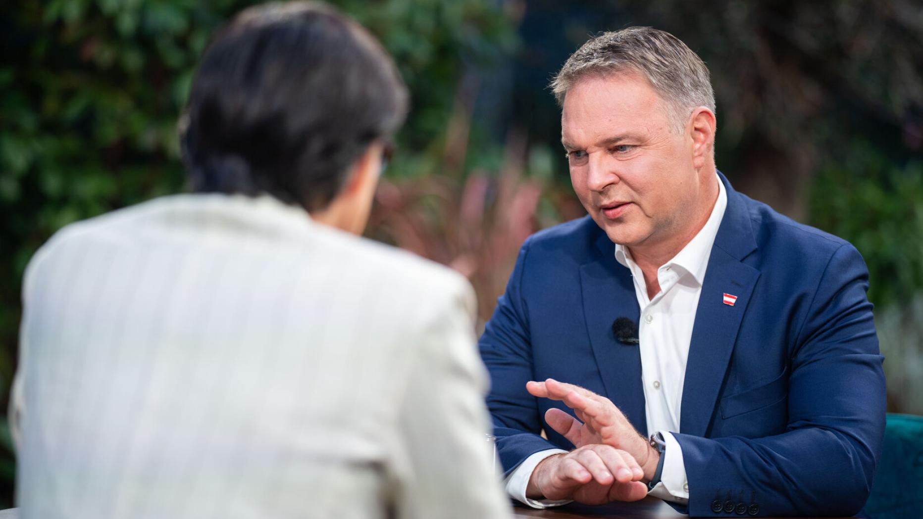 ORF-"Sommergespräche": Im Schnitt 456.000 sahen bei Andreas Babler zu ...