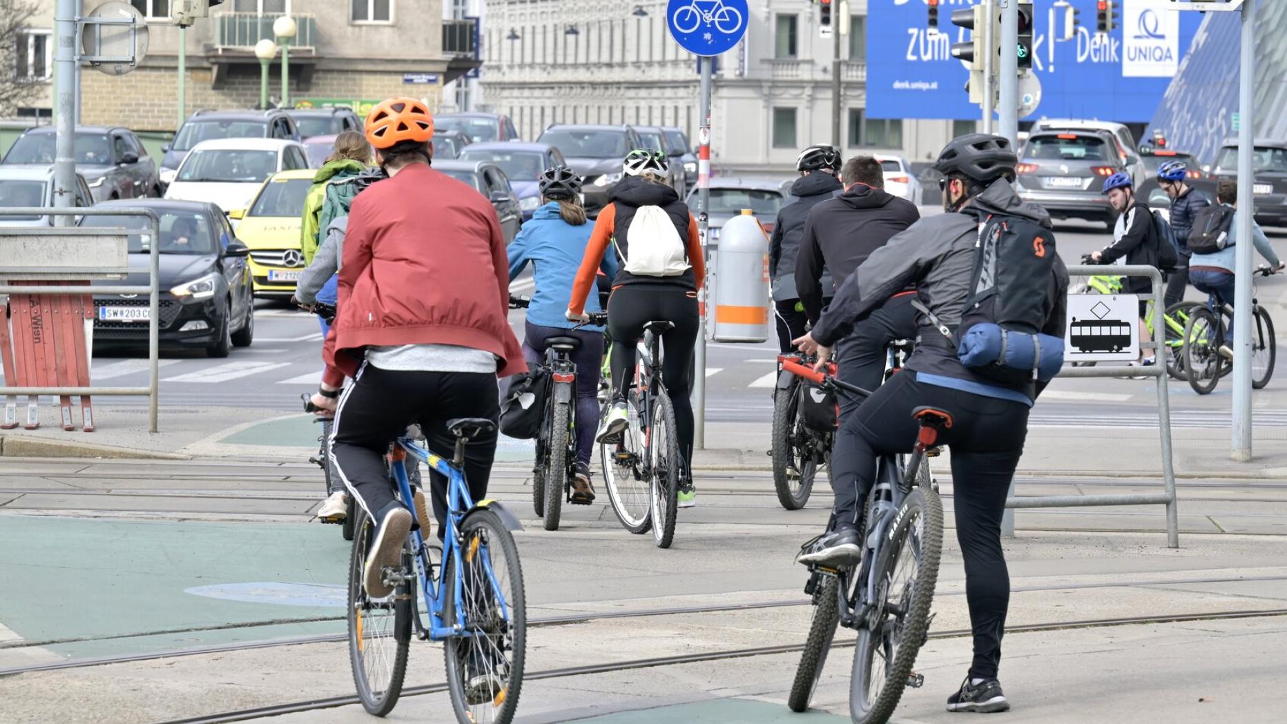 Karina chupando pito setting up the appointment went