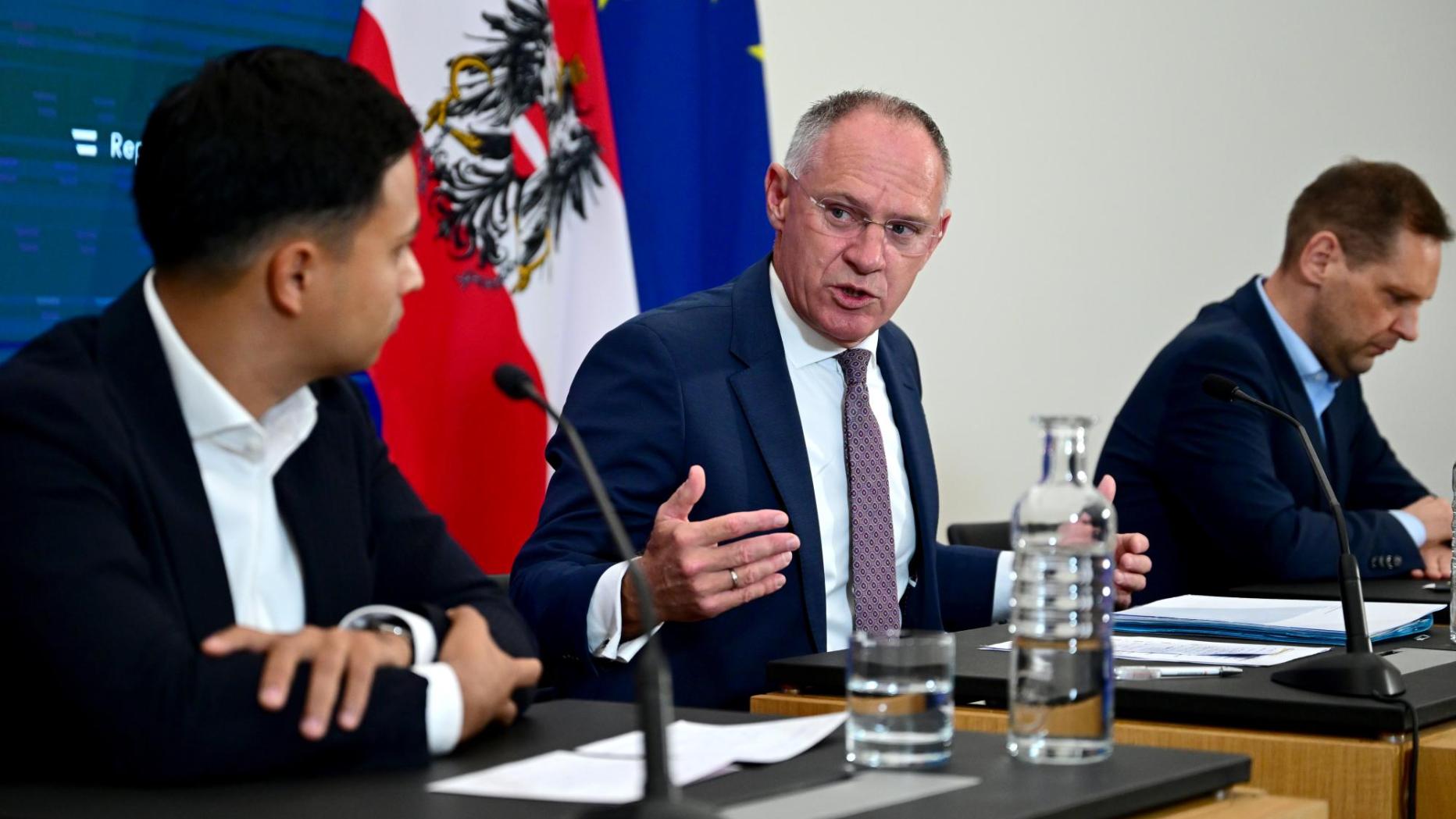 "Extrem depperte Argumente": Regierung kritisiert FPÖ wegen ...
