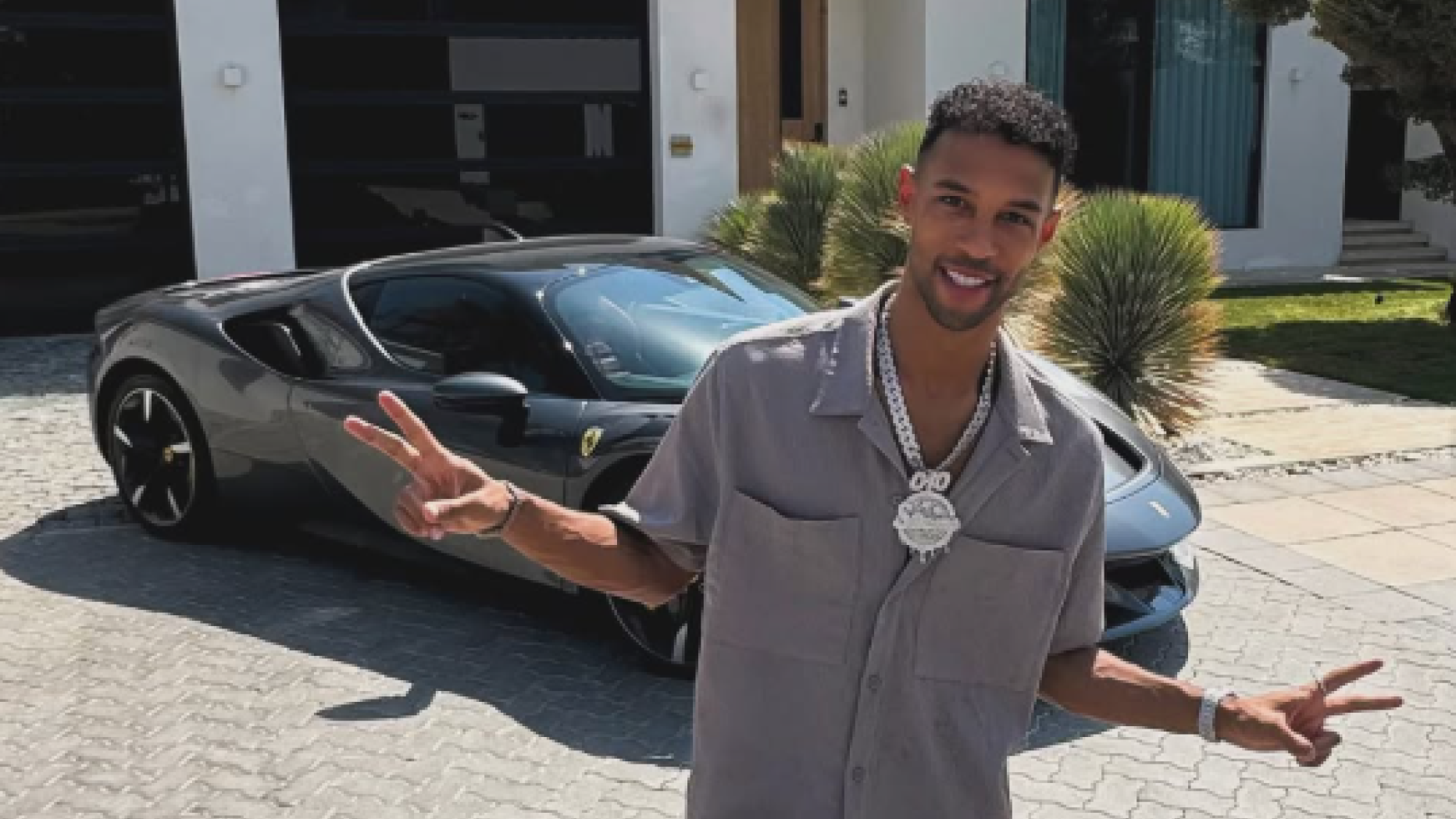 Sitzt Simon Desue im Knast? YouTube-Star mit Drogen erwischt | Kurier