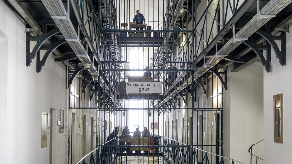 Häftling setzte in Justizanstalt Graz-Karlau Zelle in Brand | Kurier