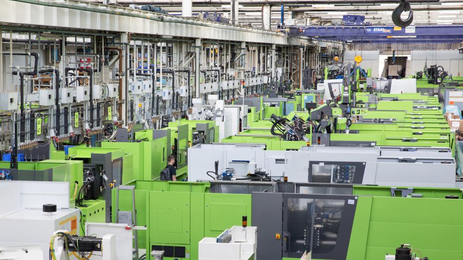 Maschinenbauer Engel baut 50 Leasing-Mitarbeiter in St. Valentin ab ...