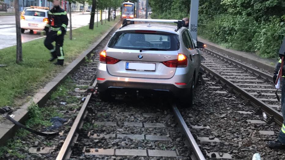 Alko-Lenkerin ließ sich nach Unfall von alkoholisiertem Freund abholen