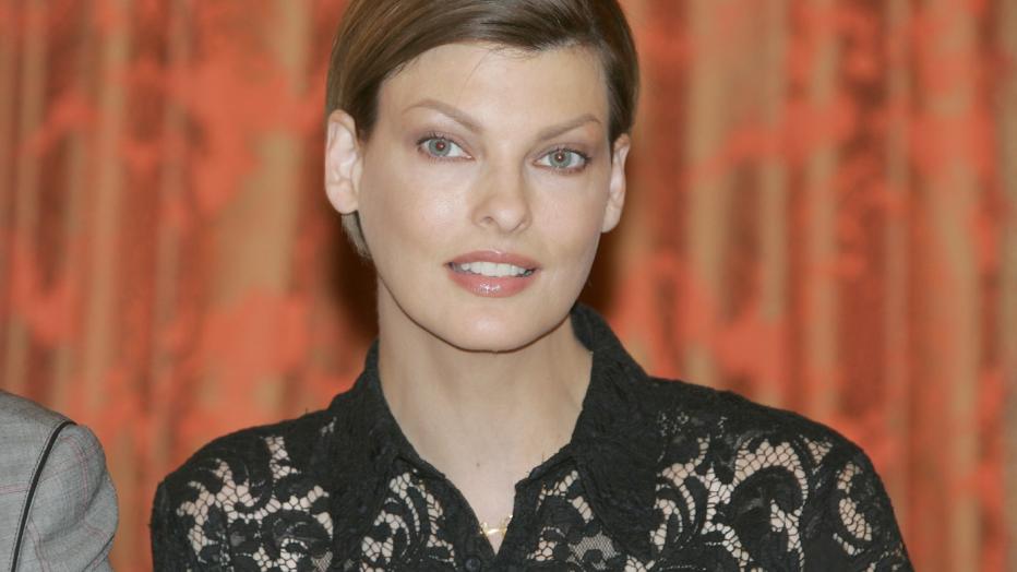 So sieht Linda Evangelistas Sohn heute mit 14 Jahren aus | Kurier