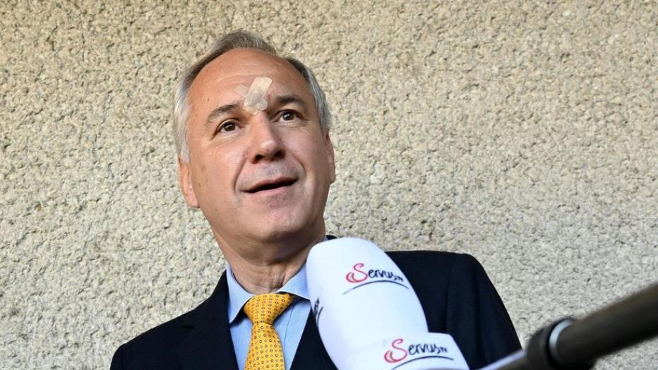 Schramme am Wahltag: Rosenkranz absolviert Wahlsonntag mit Pflaster im ...