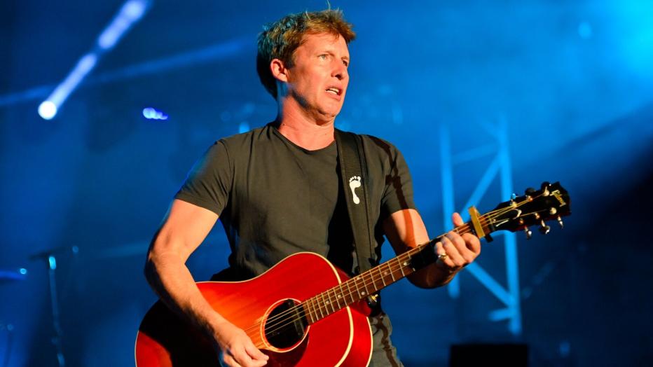 Warum James Blunt bald Blunty McBluntface heißen könnte | Kurier