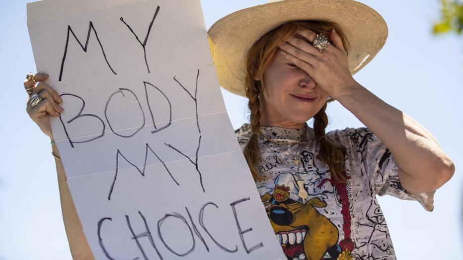 "Your body, my choice": Trump-Anhänger befeuern Frauenhass | Kurier
