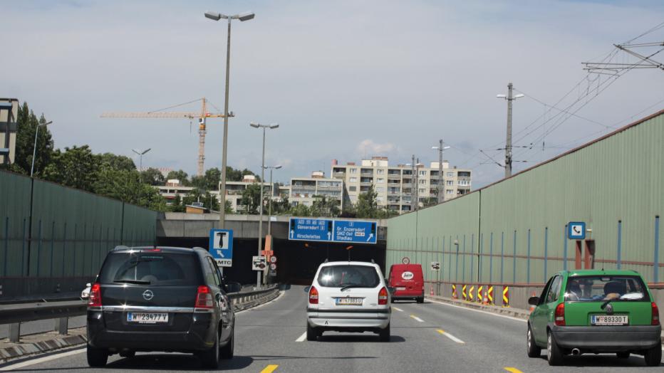 Raser flüchtete mit 230 km/h in Wien vor der Polizei | Kurier