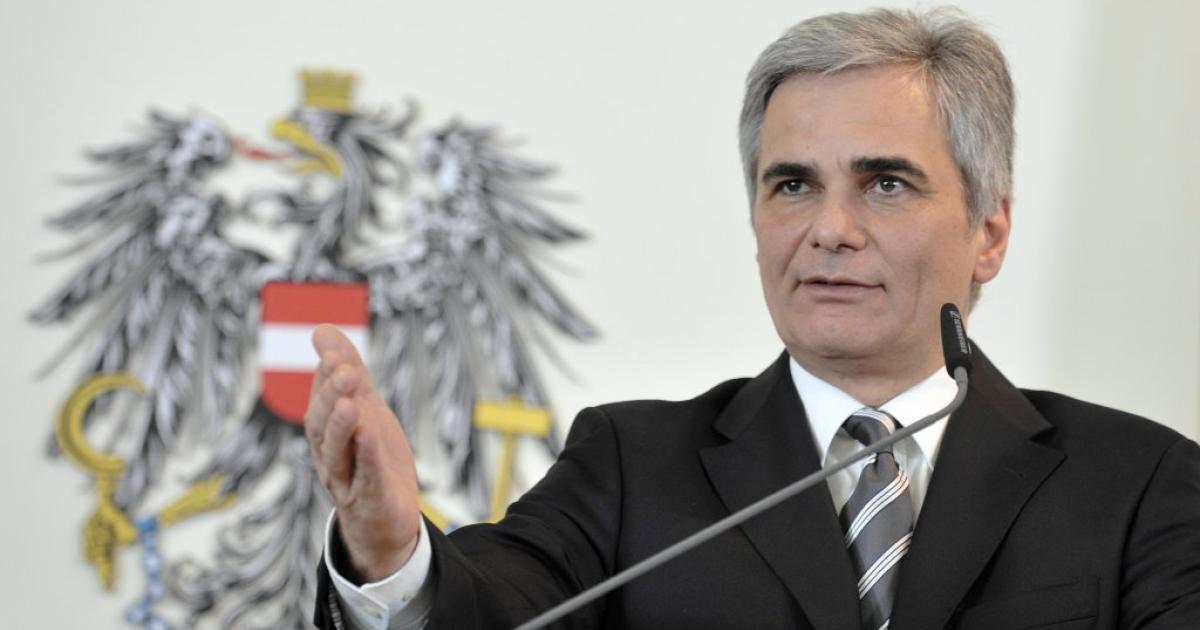 37.010 Euro jährlich für Faymann im Web