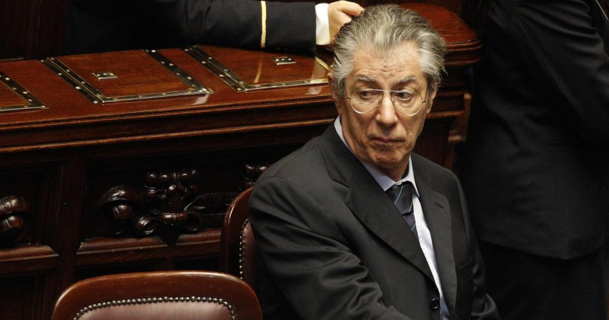 Lega-Nord-Chef Bossi tritt zurück | Kurier