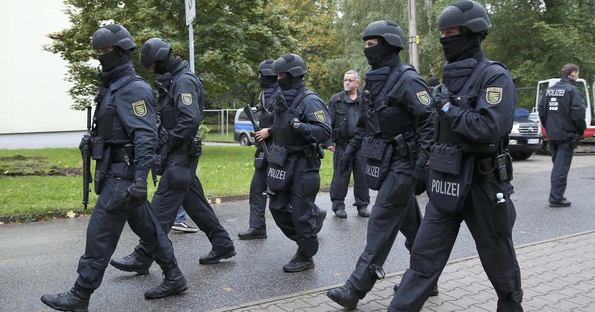 Panne bei Razzia in Deutschland: Polizei stürmte falsche Wohnung Panne bei Razzia in Deutschland: Polizei stürmte falsche Wohnung