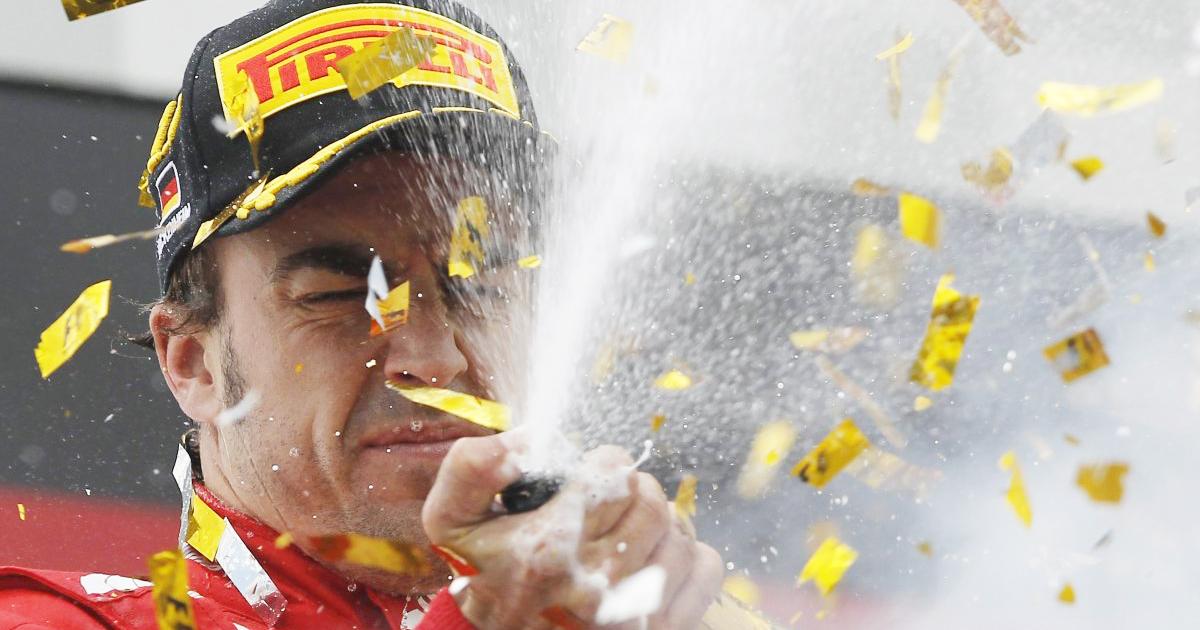 Alonso lässt die Korken knallen