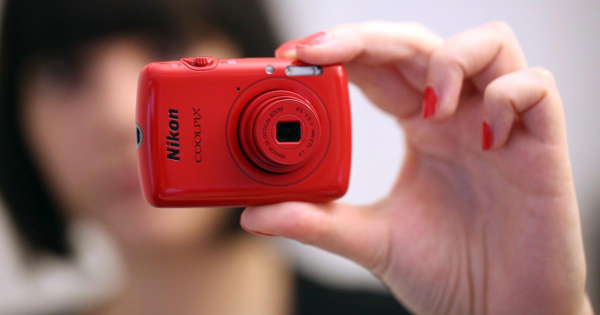Nikon S01 im Test: Mini-Cam mit Handy-Leistung
