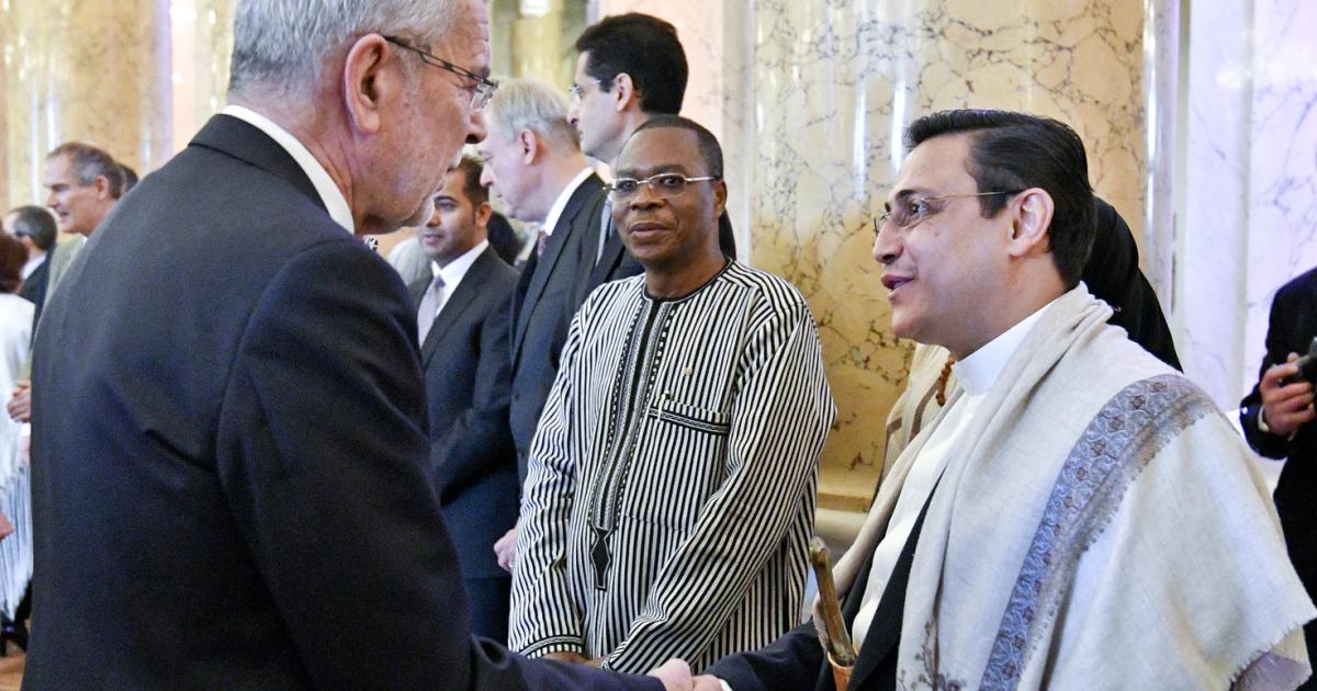 Alexander Van der Bellen und ein Ritt in die Mongolei | Kurier