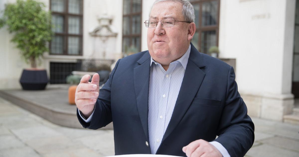 Karl Mahringers Erbe beim Asyl | Kurier