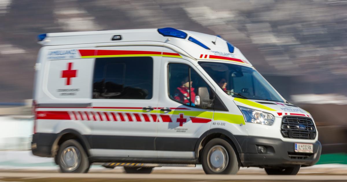Zwei Verletzte bei Unfall mit Rettungswagen in Tirol