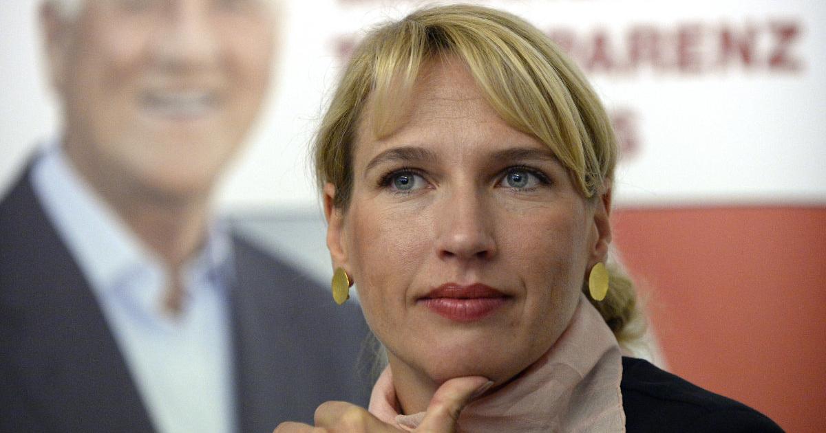 Frank Stronach tritt nächste Woche zurück | Kurier