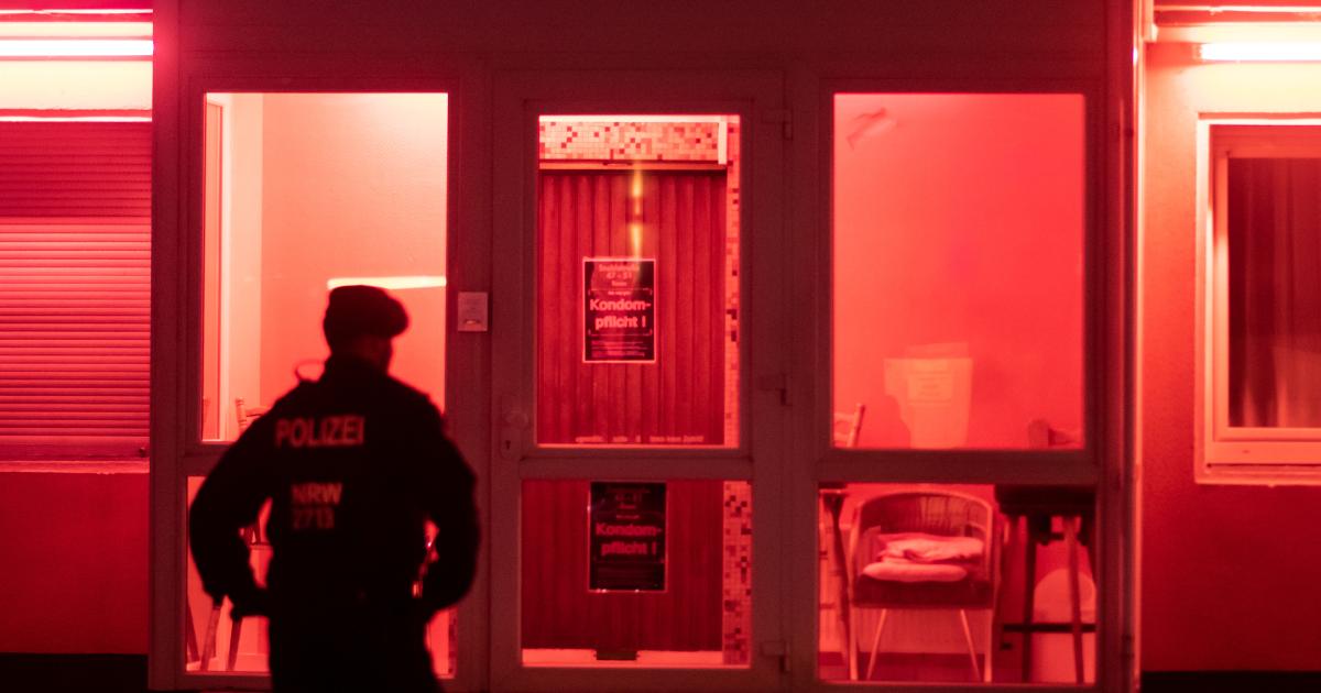 Razzia im Rotlichtmilieu: Polizei schließt sechs Lokale | Kurier
