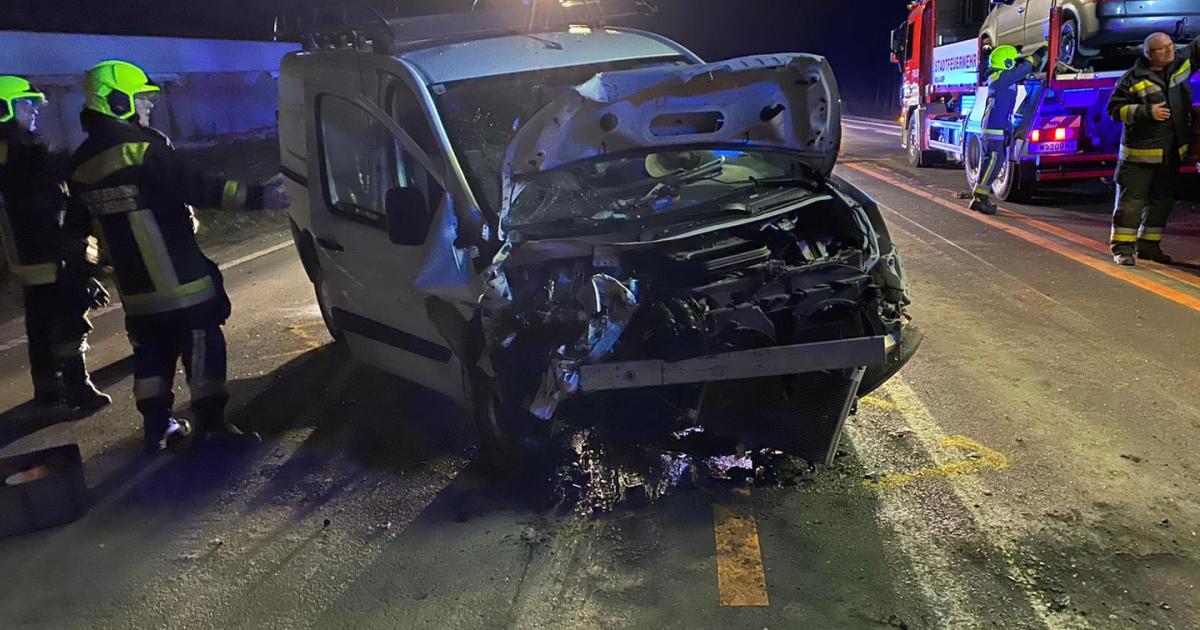 Drei Personen verletzt: Schwerer Unfall auf der S31 | Kurier