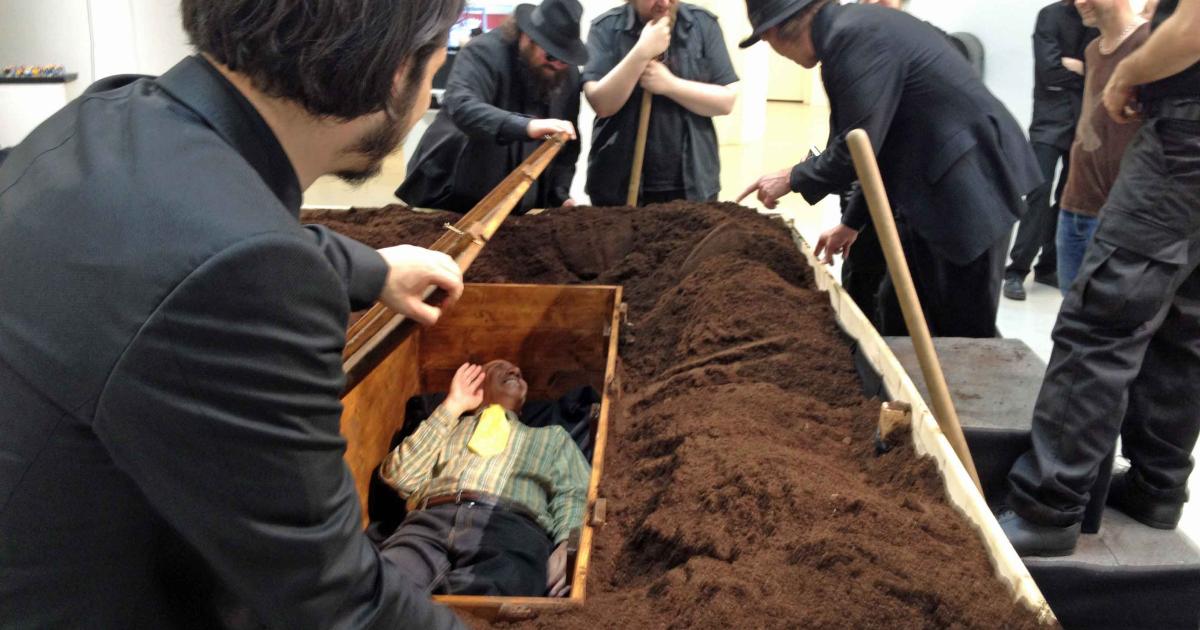 Lebendig begraben im Museum