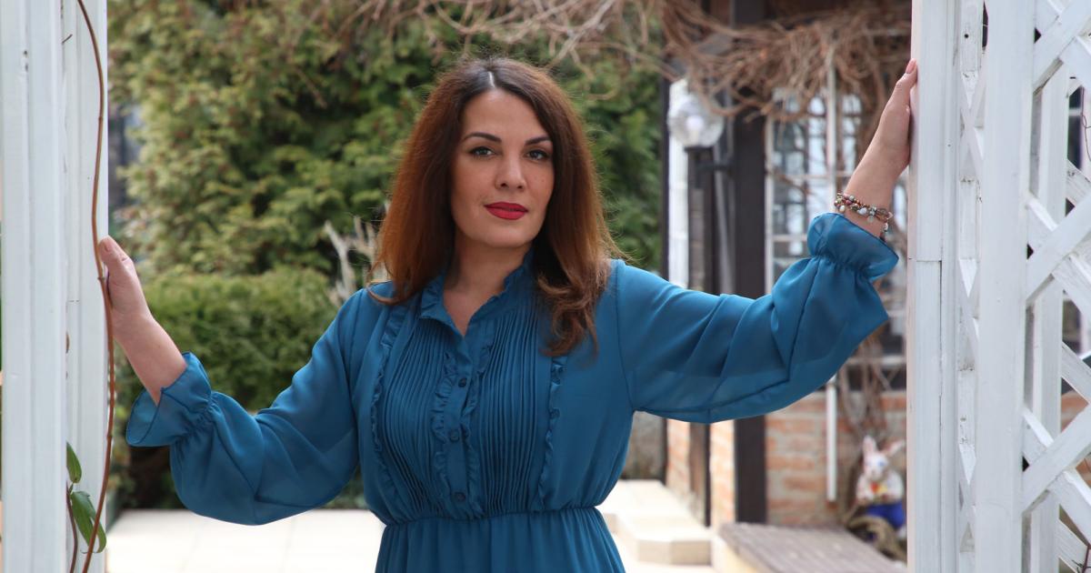 Schauspielerin Aida Loos parodiert Meghan - und lenkt den Blick um | Kurier