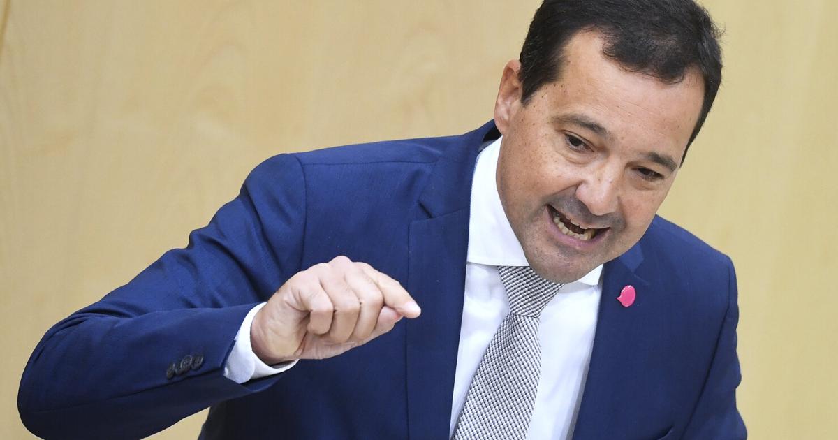 Loacker korrigiert Korosec: "Das ist schlicht falsch" | Kurier