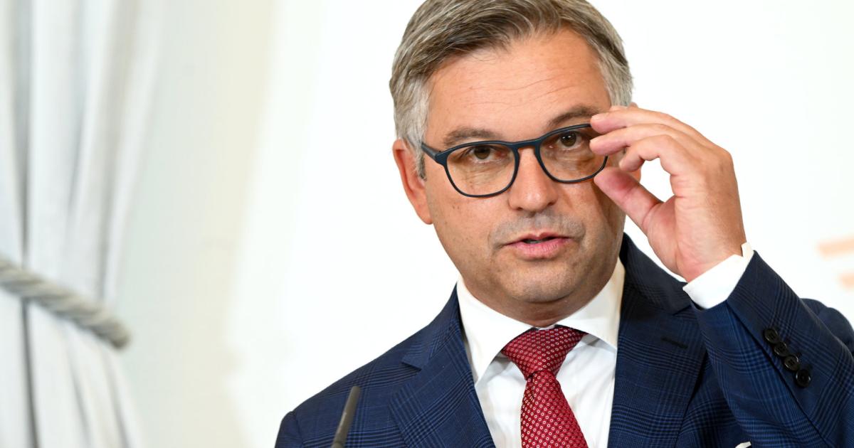 Finanzminister macht jetzt Podcast zu Wirtschafts- und Finanzwelt | Kurier