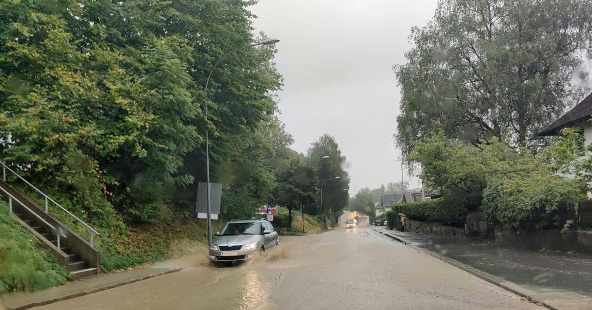 Jahrhundert-Hochwasser in Vorarlberg: Feuerwehr im Dauereinsatz | Kurier