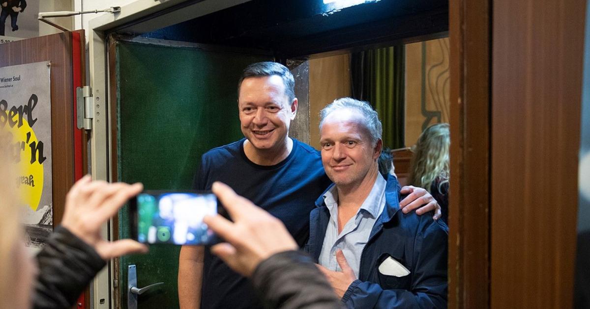 Alex Kristan schenkt sich Kabarett zum 50er: "Bin 42 exklusive ...