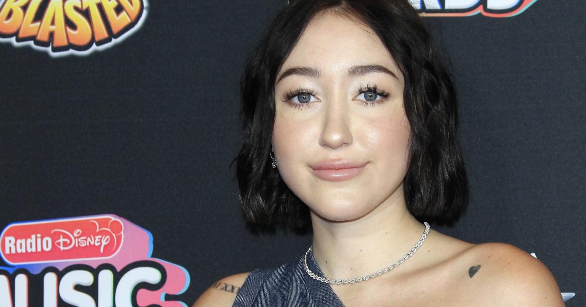Noah Cyrus' neuer Look: Fans verwechseln Miley-Schwester mit Marilyn ...