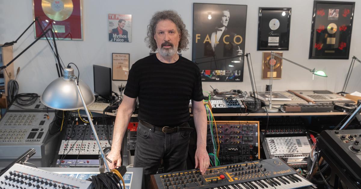 Zum 25. Todestag: Exklusives Interview mit Falco-Produzent Robert ...