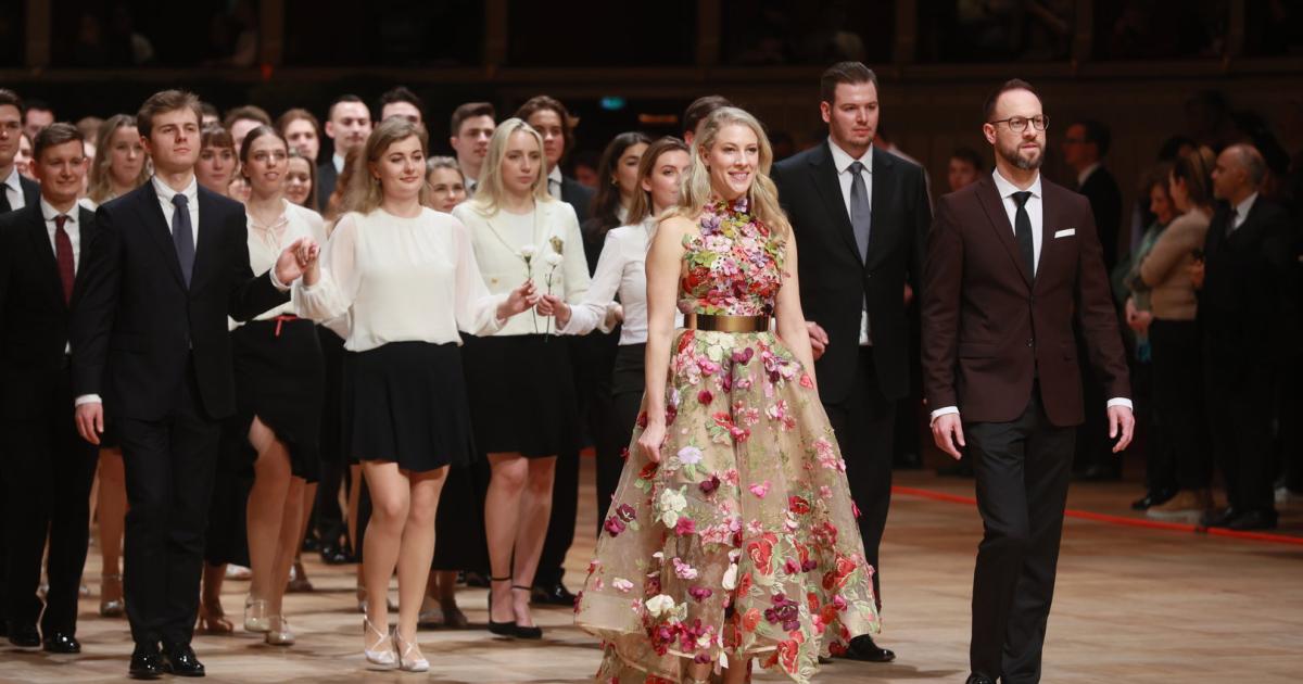 Final touches for the opera ball: dress rehearsal in the "almost ...