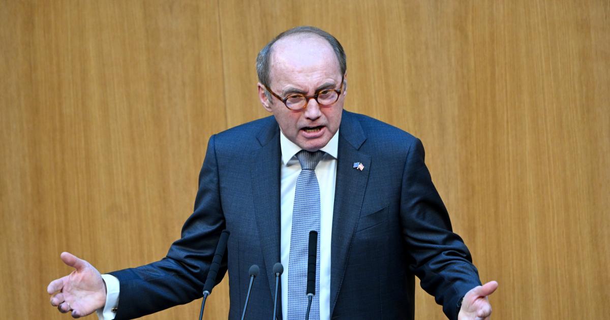 Nach illegalen Pushbacks: Karas fordert "konsequente Schritte" gegen Athen | Kurier