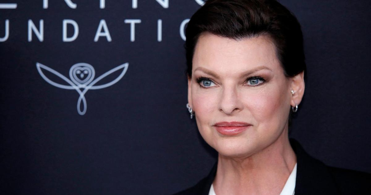 Partnerlook: Linda Evangelistas Sohn ist ihr wie aus dem Gesicht ...