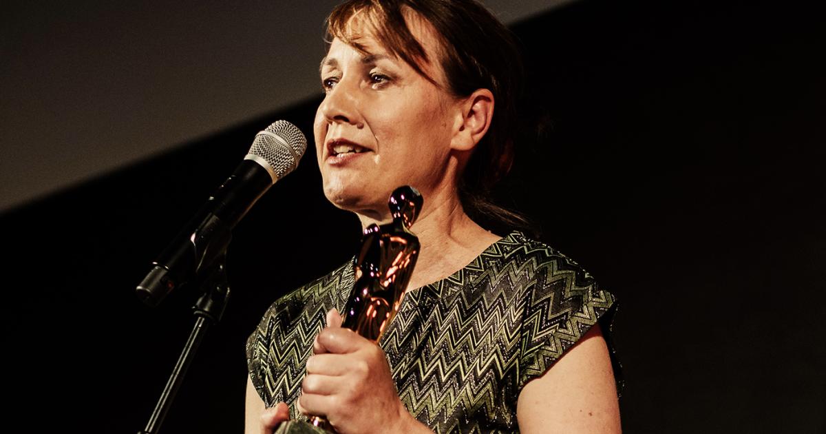 Beste Doku Kino: ELFRIEDE JELINEK - DIE SPRACHE VON DER LEINE LASSEN ...